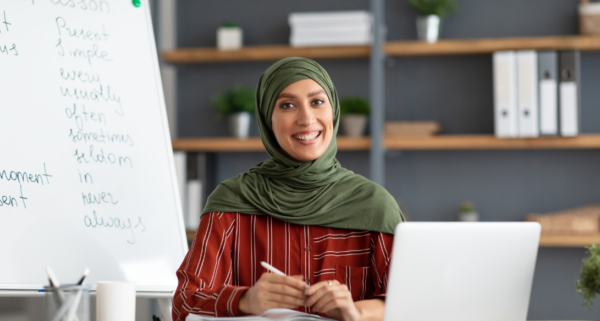 7 Peluang Dan Prospek Kerja Jurusan Sastra Inggris : Toko Buku Online